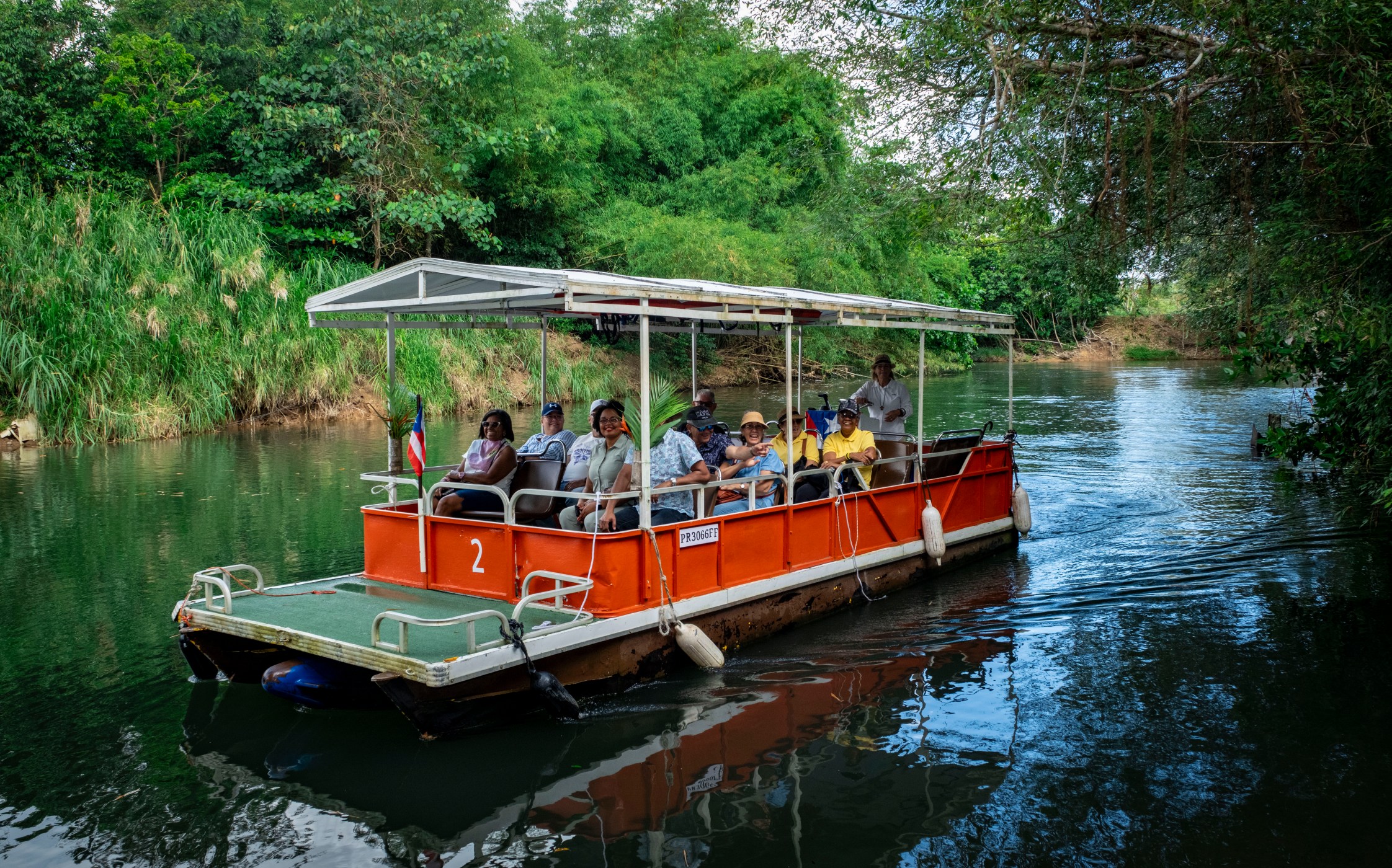 La Paseadora | Espiritu Santo River Boat Tours in Rio Grande, PR